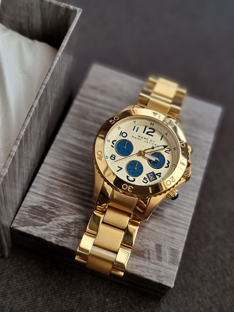 Marc Jacobs Rock Metal Chronograph Gold Dial Gold Steel Strap Watch For ...